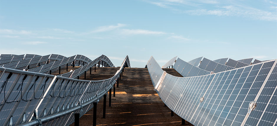 Nextracker lança rastreador solar que se adapta às variações do terreno ...