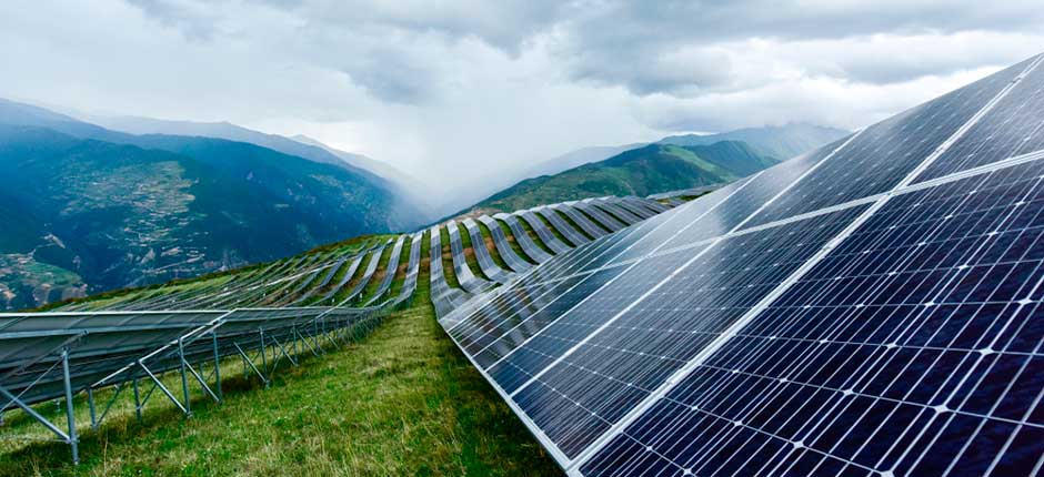 China atinge 370 GW em capacidade solar fotovoltaica em operação ...